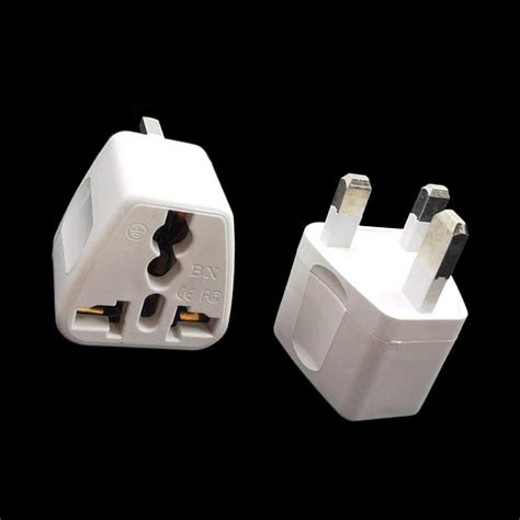 2pcs Universal Socket To UK Singapore 3 Pin Plug Travel Converter Hongkog Malaysia AC Power