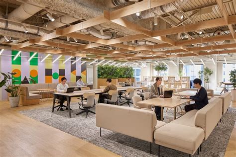 固定の執務席に隣接させた2つのラウンジ！lineの執務空間づくりの狙いは？【前編】オフィス訪問 3 ｜オフィスデザイン事例 アスクル