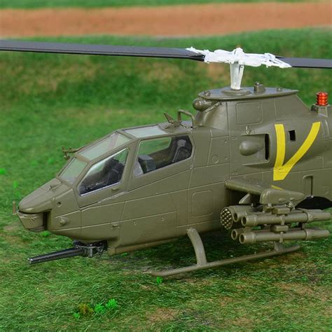 Ah 1s Cobra Attack Helicopter Pre Built 172 Scale Plastic Collectible