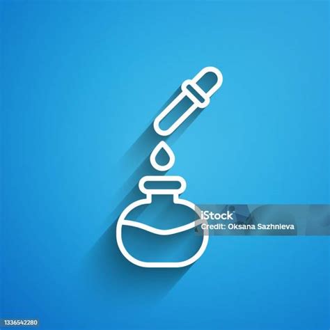 흰색 라인 테스트 튜브 와 플라스크 화학 실험실 테스트 파이펫 아이콘은 파란색 배경에 격리 실험실 유리 제품 기호 긴 그림자