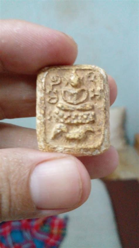 พระผงวัดคูสรอด พิมขี้ไก่หางรวม Ennxo