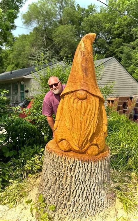 Chain Saw Carving 10 Ft Cedar Stump Gnome Tree In 2025 Carved Tree