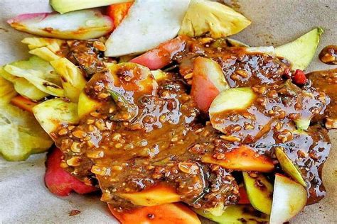 Rujak Kuliner Sederhana Dengan Filosofi Keseimbangan Dunia Milenialis Id