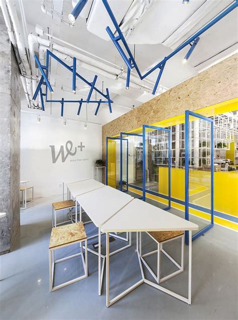 서로 다른 분야 종사자들 간의 막힘없는 협업장소는 물론 유연한 비즈니스 환경조성을 위한 코워킹 스페이스 디자인의 첫번째는 확장성과 유연함을 동시에 만족시키는 오픈플랜에서