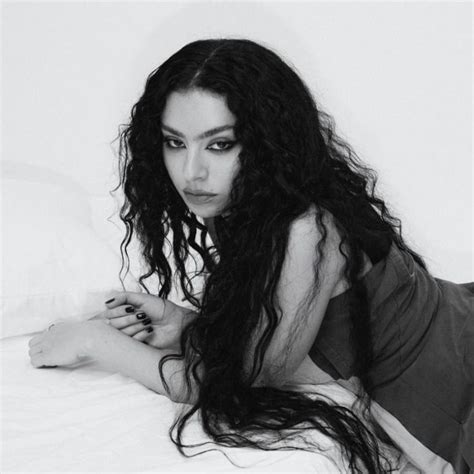 Charlie Xcx 💚 Charli Xcx Cantores Ideias De Fotos