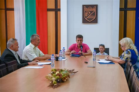 Кметът на Пазарджик подписа Колективен трудов договор със синдикатите в образованието Pa1 Media Bg