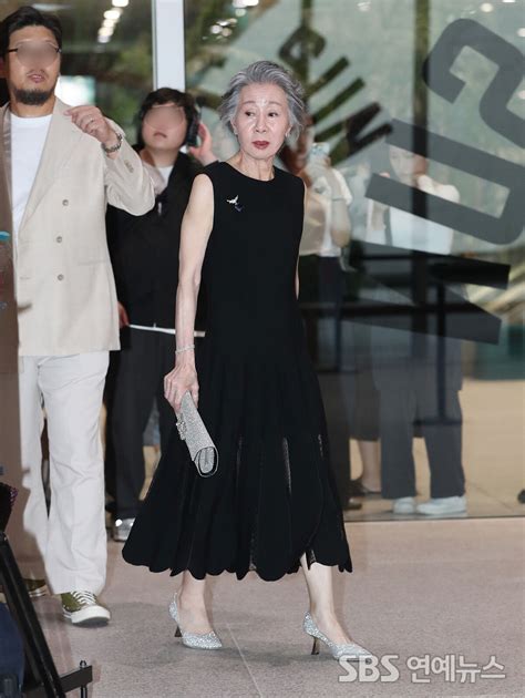 [e포토] 윤여정 우아한 오스카의 여왕