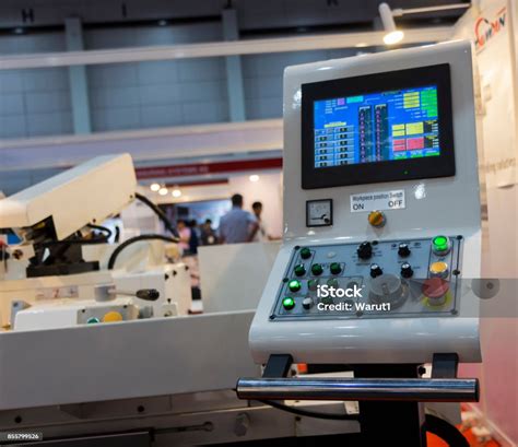 Cnc 연 삭 기의 제어 패널 Cnc 장치에 대한 스톡 사진 및 기타 이미지 Cnc 장치 건설 산업 결정 Istock