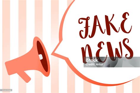 단어 쓰기 텍스트 가짜 뉴스입니다 사람들에 게 정보 제공에 대 한 비즈니스 개념은 미디어 확성기 스피커 오렌지 줄무늬 중요 한
