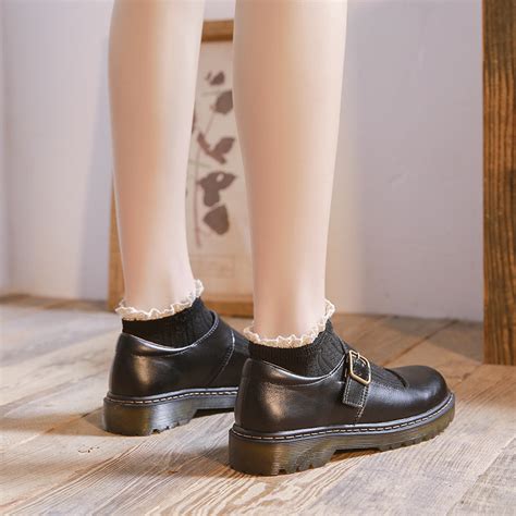 洛丽塔配黑鞋好看吗 洛丽塔搭配什么鞋子 好看的洛丽塔 大山谷图库