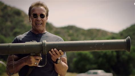 Arnold Schwarzenegger Proves Hes Still The Coolest Man Alive By
