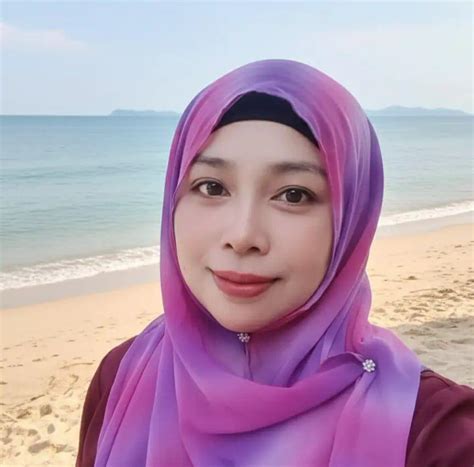 อาหารอร่อย ขนมจีนน้ำยาไก่หมูปั้นค่ะ ส่วนผสมและวัตถุดิบ 1 เนื้อไก่และปีกบนไก่ 2 เลือดไก่ 3