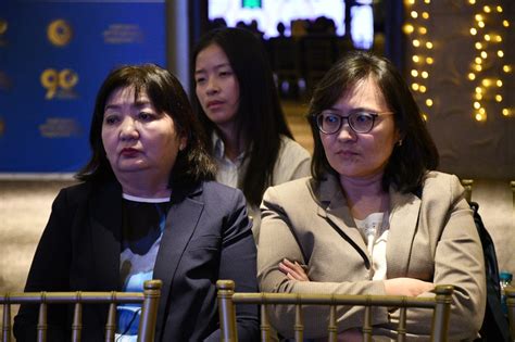 “Нийгмийн эрүүл мэнд эрүүл мэндийн тусламж үйлчилгээний тэргүүлэх чиглэл болох нь” сэдэвт эрдэм