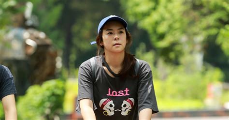 무더위 이기는 유모차 아기와 엄마의 패션