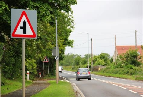 Warning Signs Traffic Choices Aiding Traffic Scheme Decisions