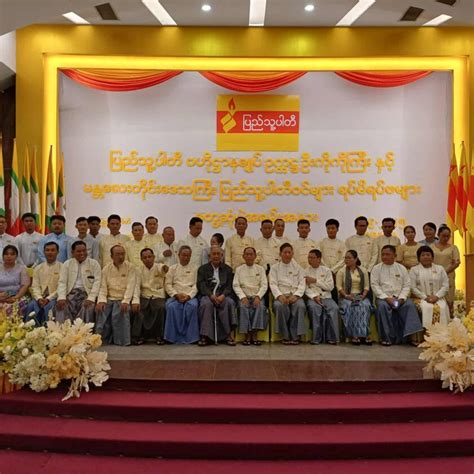 မီဒီယာသမားဘဝက နေ နိုင်ငံ ရေး လောကကိုဝင်မယ့် ကိုမင်းဒင် Voice Of Myanmar