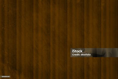 짙은 갈색의 그런지 질감의 수평 미래 지향적인 소박한 벡터 배경에 많은 수직 3d 줄무늬의 줄무늬 패턴이 있어 3d 또는 3차원 디자인의 착시 현상을 제공합니다 0명에 대한