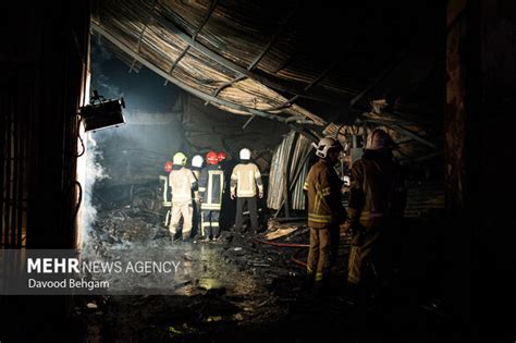 آتش به جان یک هتل در تهران تصاویر نجات ۱۳۰ مهمان و کارمند از میان آتش و دود همشهری آنلاین