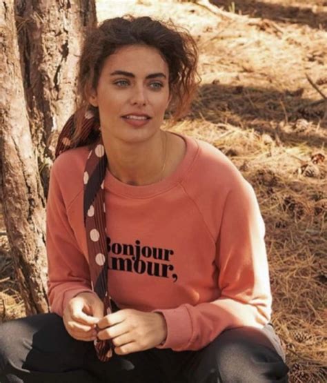 Аларма Алисън Льо Борж Внучката на Ален Делон Дъщеря Facebook