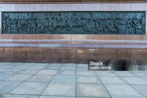 덴마크프로이센 전쟁에서 프로이센의 승리를 기념하는 기념비인 베를린 승리 기둥의 동상과 오스트리아와 오스트리아프로이센 전쟁 과 프랑스를 물리쳤습니다 건물 외관에 대한 스톡