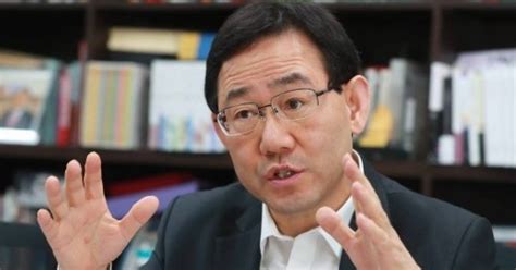 정치가 너무 예능화갈등 풀고 고통 해결해야