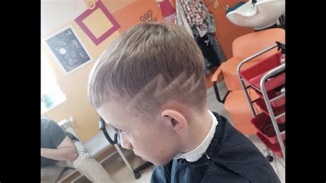 Десткая стрижка для школьника к 1 сентября Выстриг Молния ⚡️ Youtube
