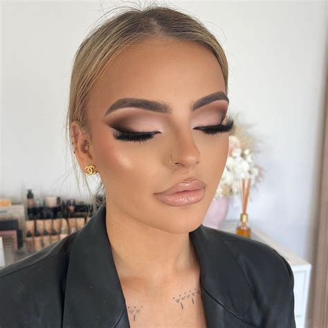 Makeup Artist On Instagram “so Sultry 🤎 Makeupbymario Mattes