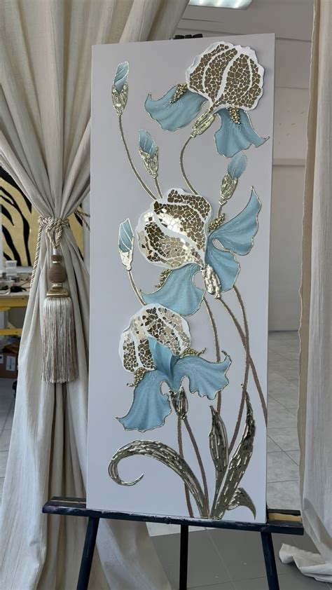 Новая работа излучающая нежность и любовь 🤍 Пара павлинов в символике может означать счастливые