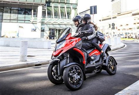 Quadro4 не е макси скутер, а... SUV. Има четири колела, хидро ...