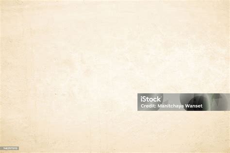 오래된 콘크리트 벽 질감 배경 복고풍 일반 베이지 색 시멘트 소재 표면을 닫거나 전시 및 갈색 종이 디자인 요소 개념에 제품 내용을 홍보하거나 광고하기 위해 거칠어집니다 0