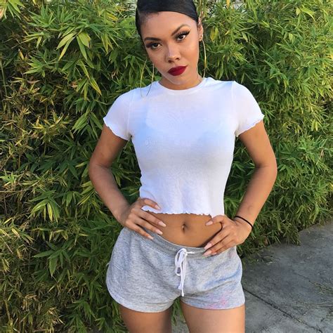 Rubi Rose Shorts Znuie Instagram Outfits Athleisure Cropped Tee