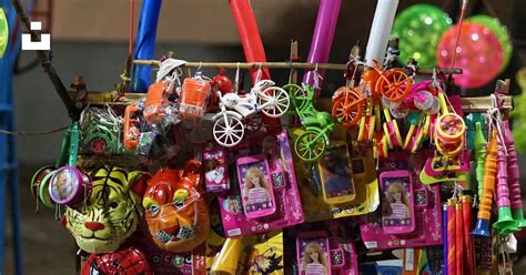 풍선과 색종이로 가득 찬 카트 사진 Unsplash의 무료 타밀 나두 이미지