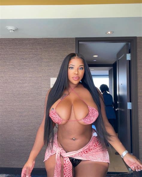 Brianna Francisco Looking Busty In Her Bikini Cufo510