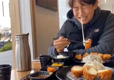 요엠즤 나를 이렇게 만들어주는 음식을 먹고싶음 Instagram