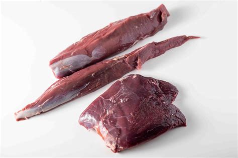 Fresh Venison Steaks £2750 Fnvst027