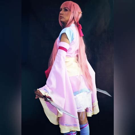 Belo Cosplay Da Narumi Momose De Wotakoi