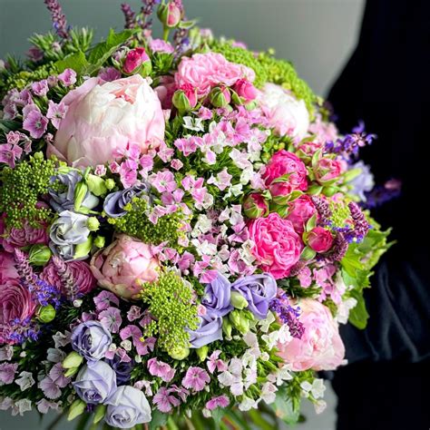 Mateusz Wasak From Poland Showing His Dianthus Bouquets