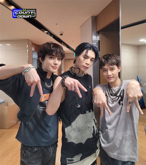 M Countdown On Twitter Q 세상에서 가장 빠른 것은 127점 1 초속 30만km의 광속 2 빛의 속도보다 큰 초광속🌟 7 질주니의 마음으로