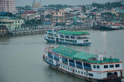 စစ်ကောင်စီကဦးစီးကျင်းပတဲ့ မော်တင်စွန်းဘုရားပွဲသွားတဲ့ သင်္ဘောပေါ်မှာ ခရီးသည်ပစ္စည်းများ မကြာခဏ ပ