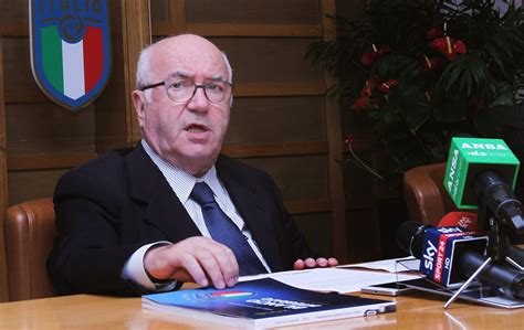 Morto Carlo Tavecchio Lex Presidente Della Figc Aveva 79 Anni