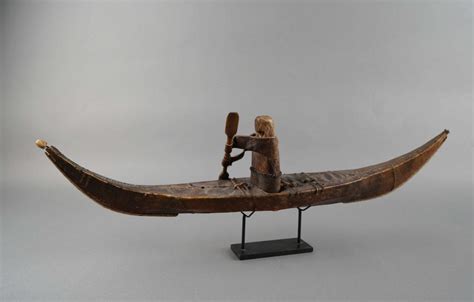 At Auction Pirogue En Peau De Phoque Tanée Bois Et Os Civilisation Des Inuit Porte L