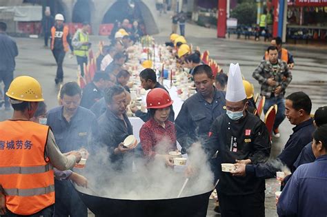 美心红酒小镇举办暖心立冬饺子宴，致敬最美建设者界面新闻