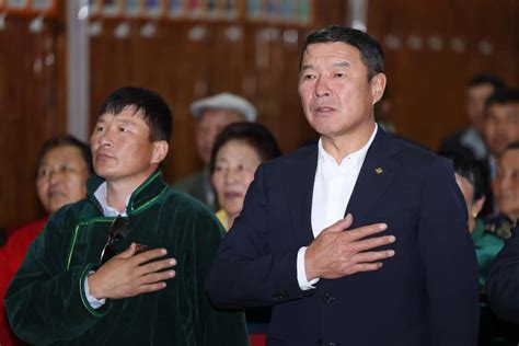 Улсын Их Хурлын гишүүн Дамбын Батлут Сүхбаатарын Эрдэнэбат нар тойрогтоо ажиллалаа