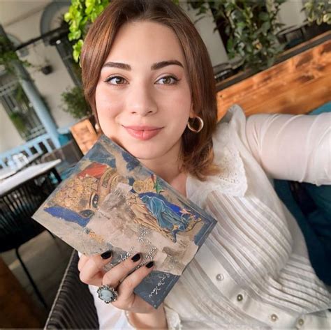 ეს წიგნები ლამაზი მხატვრული ენით არის დაწერილი და დაგეხმარება ისწავლო