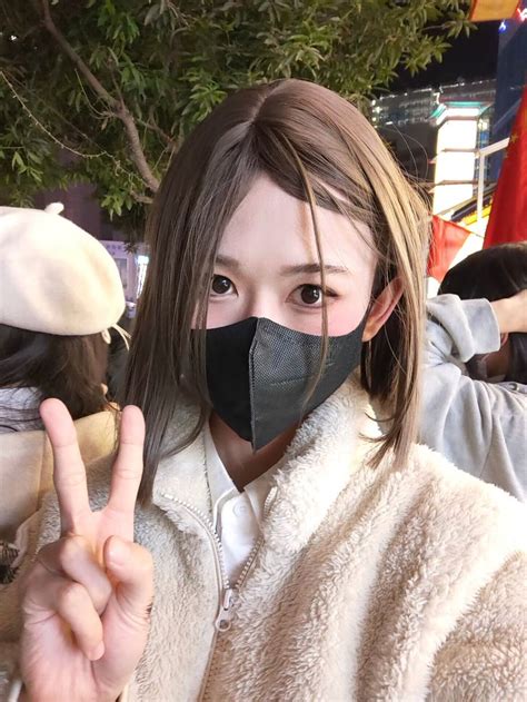 一只普通的魔理沙酱 on Twitter 新年快乐米娜 和美少女在外面一起吃辽跨年饭