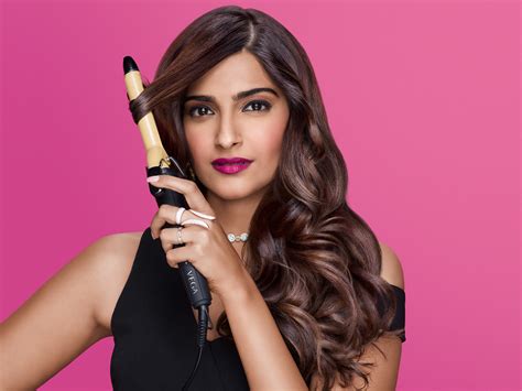 Sonam Kapoor Hd Bollywood Lipstick Brunette Indian Actress Hd