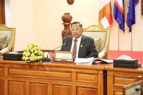 សម្តេចភក្តី សាយ ឈុំ ដឹកនាំកិច្ចប្រជុំគណៈកម្មាធិការអចិន្ត្រៃយ៍ព្រឹទ្ធសភា សារព័ត៌មាន នគរវត្ត