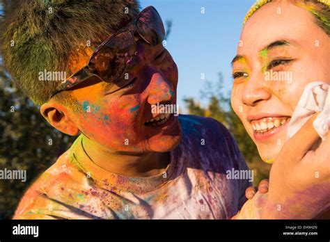 Couple At The Color Run Stock Photo Alamy