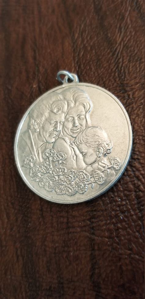 Vintage Sterling Silver Mothers Day Pendantmedal 1972 Franklin Mint