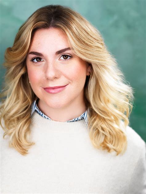 Headshots And Resumes — Lindsay Andrews